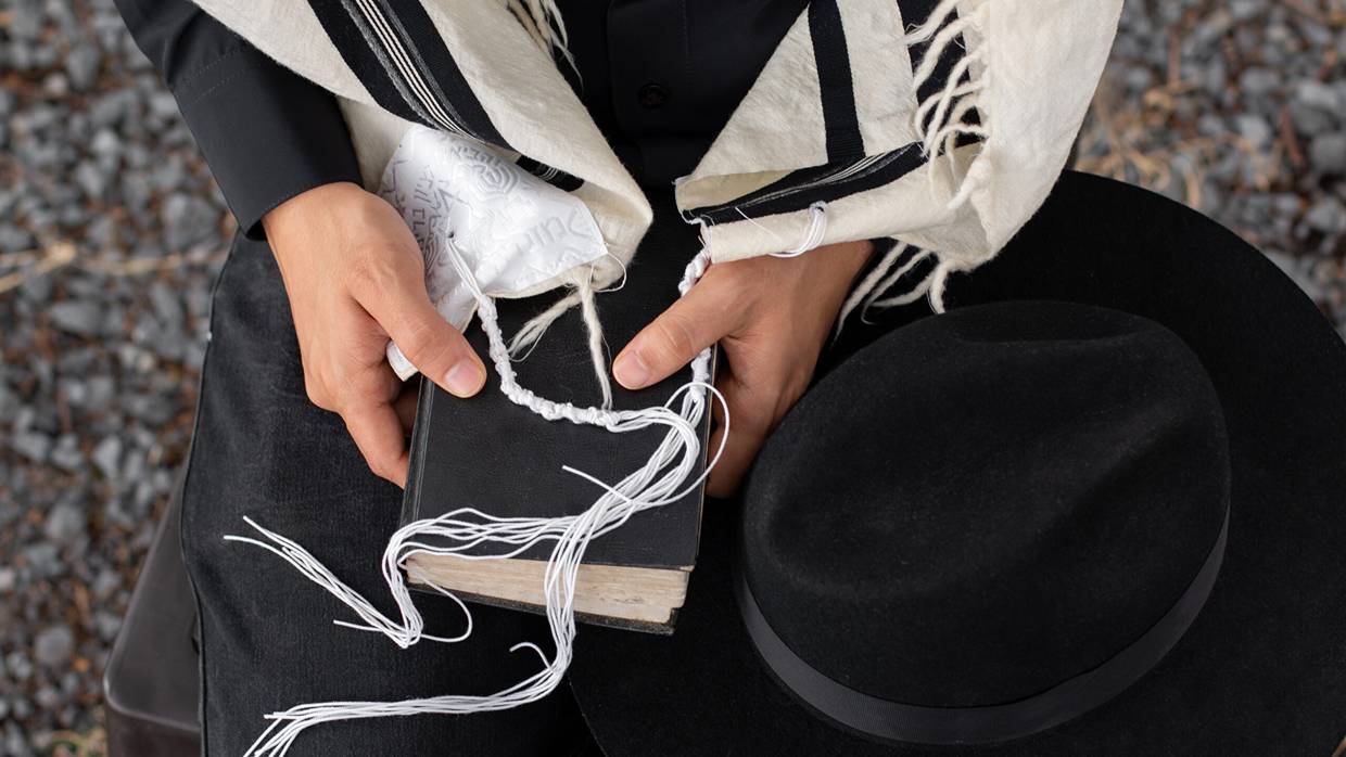 Clothing for Rosh Hashanah | Aish