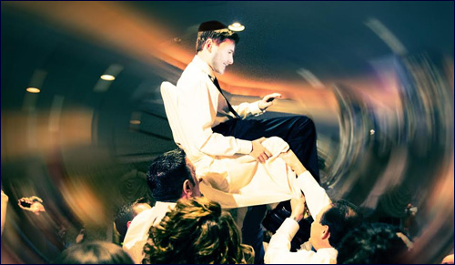 Why do jewish weddings lift chairs | Honestweddingadvice.com