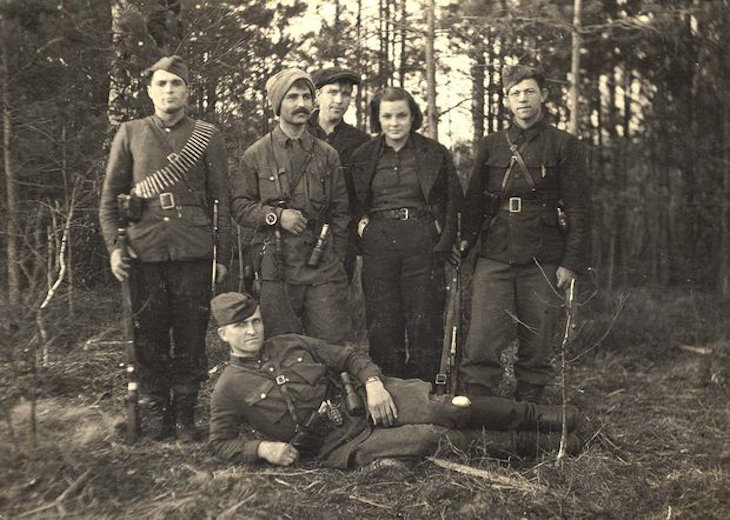 Jewish Woman Photographing Resistance Fighters | Aish