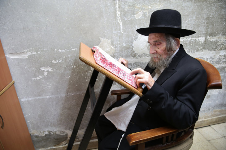 Rabbi Shteinman, Humble Giant | Aish