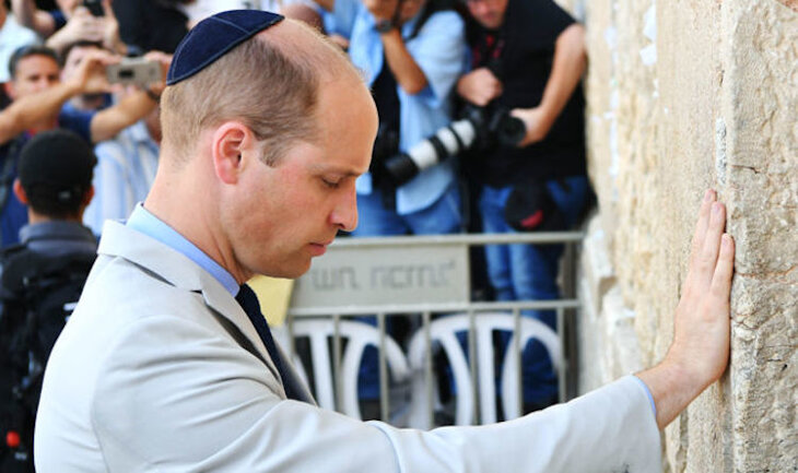 Queen Elizabeth II and the Jews | Aish