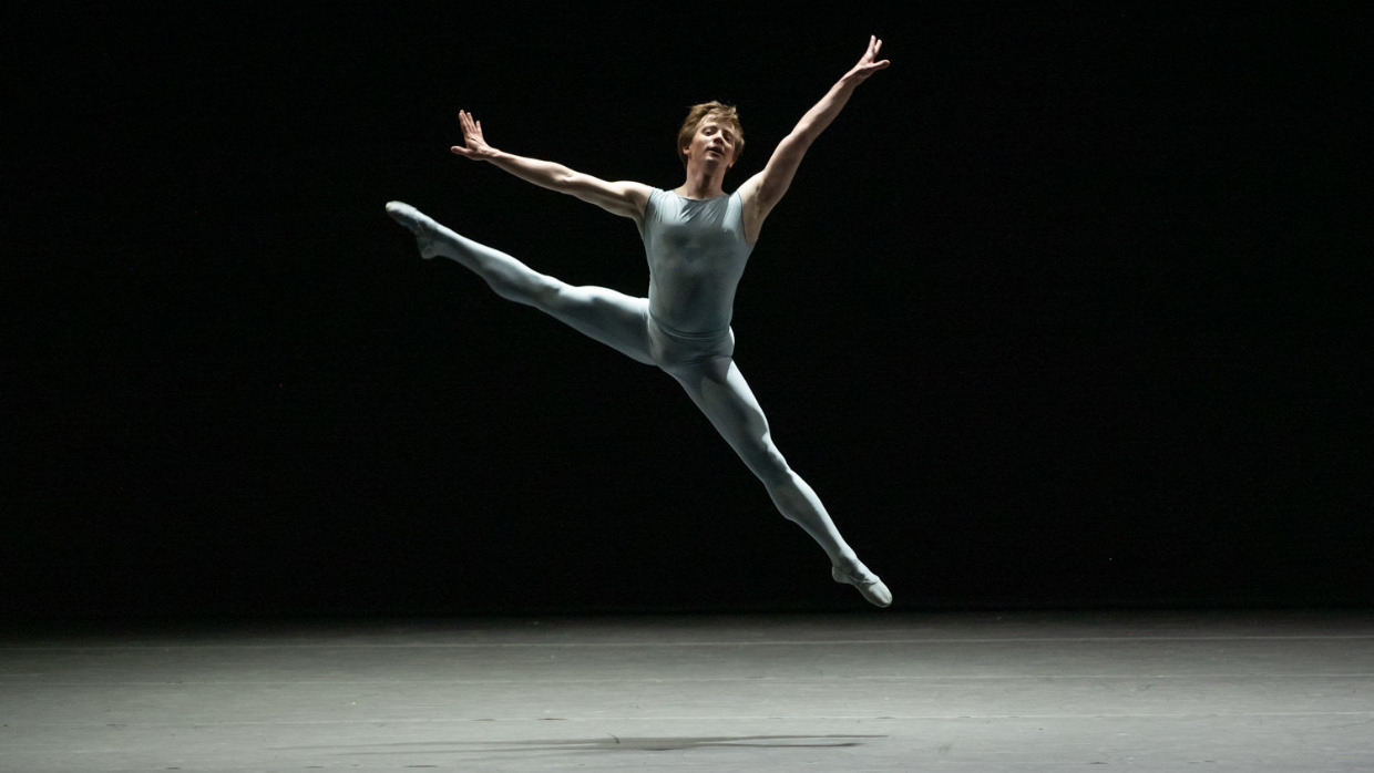 Jewish Ballet Dancer Defeated Potential Career-Ending Injury | Aish