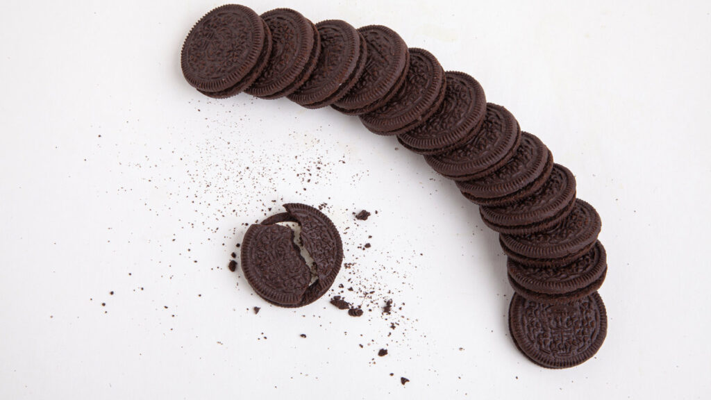 The Original Sandwich Cookie Was Not The Oreo | Aish