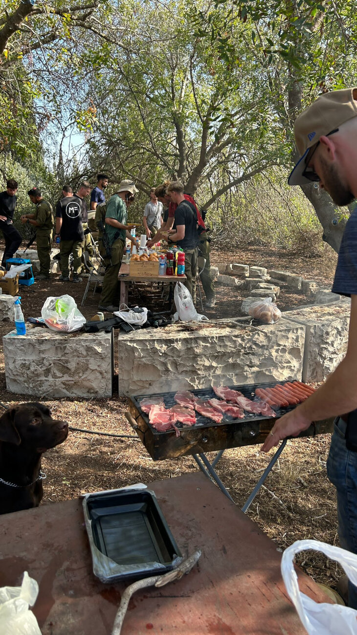 Cooking and Baking for Soldiers in Israel | Aish