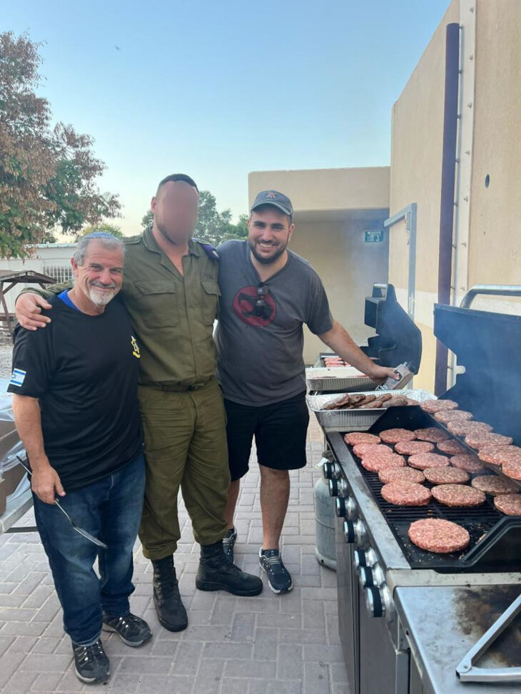 Cooking and Baking for Soldiers in Israel | Aish