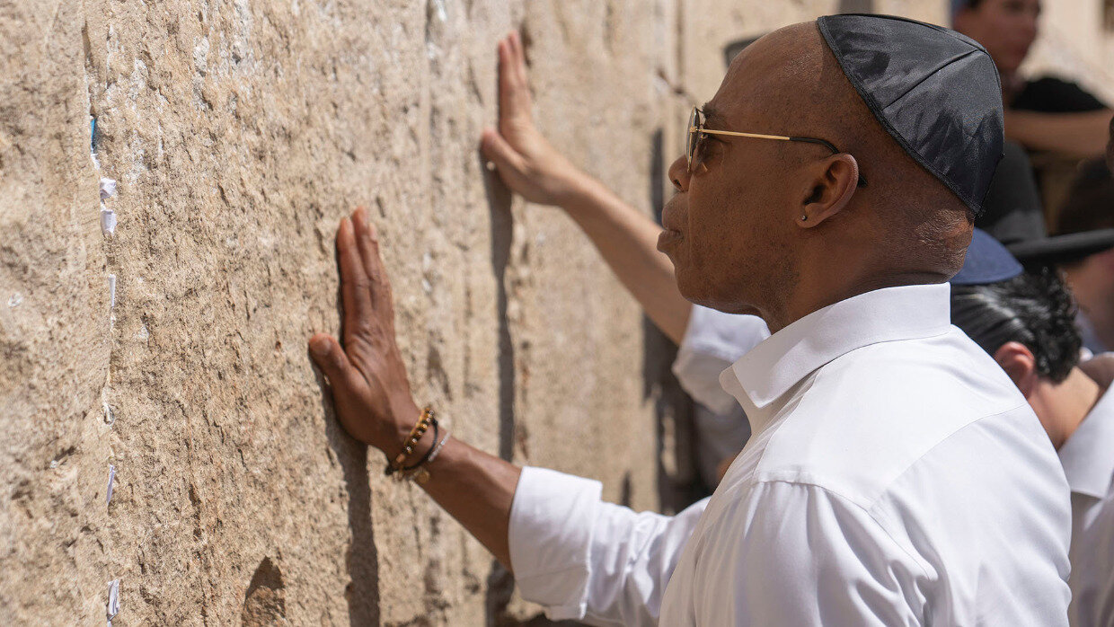 Mayor Eric Adams Isn’t Just Standing With Israel | Aish