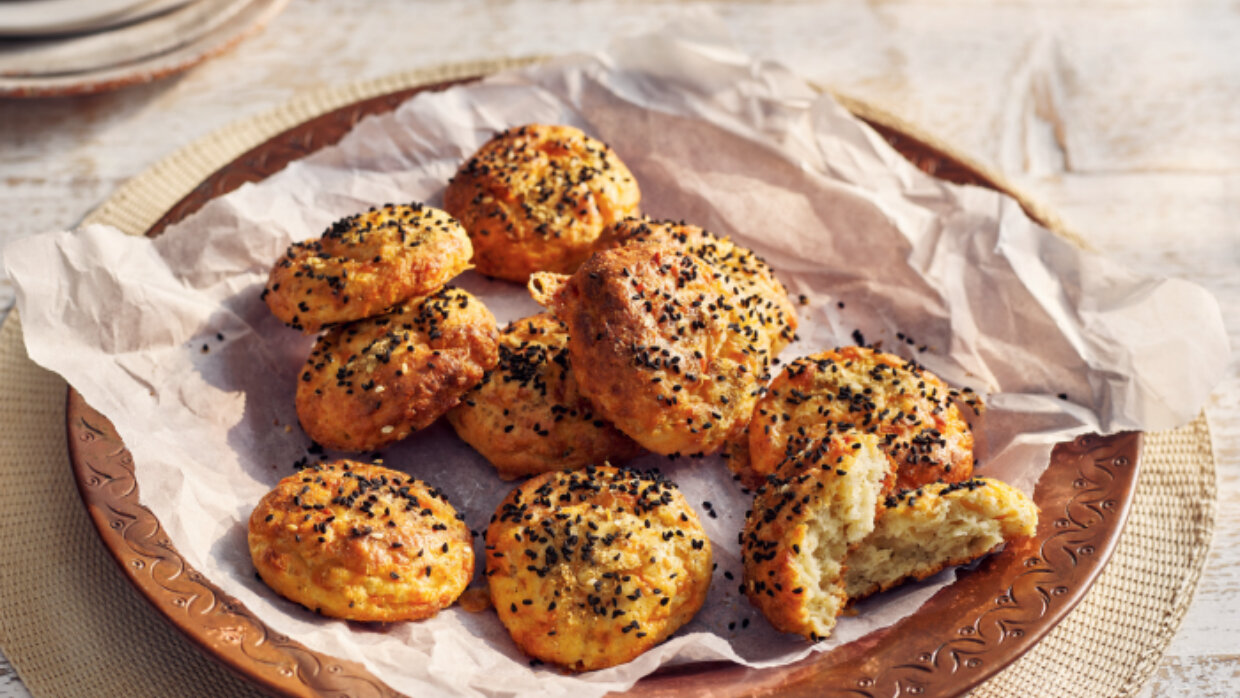 Cheese and Za’atar Mini Buns | Aish