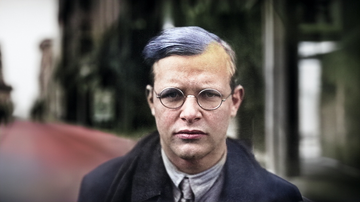 The German Pastor Executed for Plotting to Assassinate Hitler | Aish