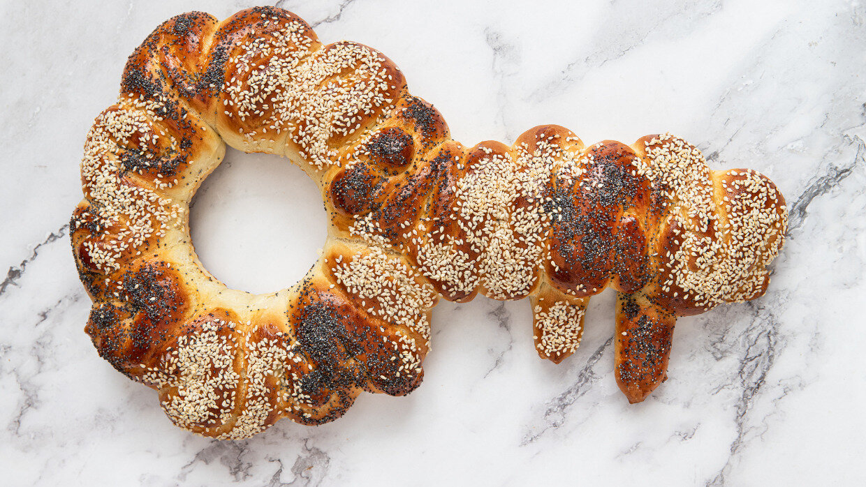 What, Why and When Is a Key Challah (Shlissel Challah)? | Aish
