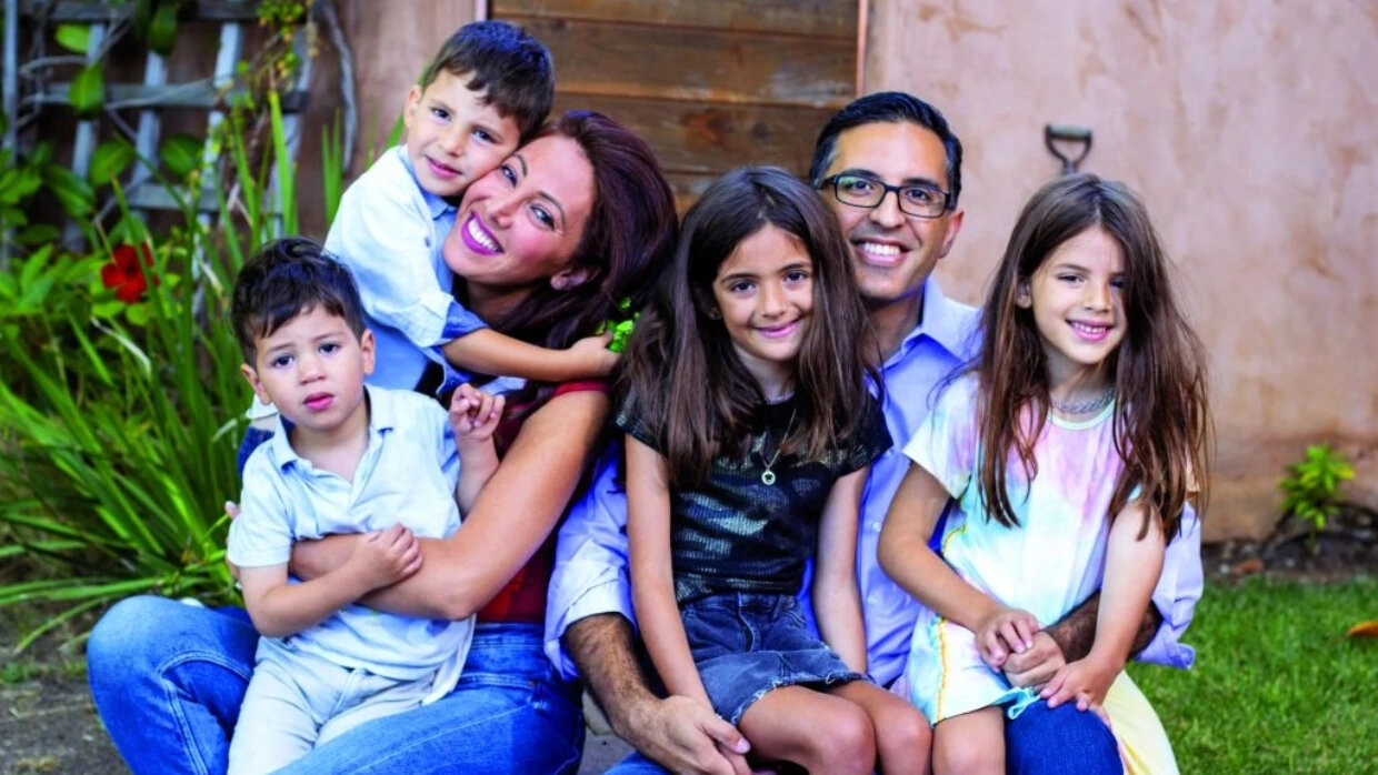 This Persian Jewish Influencer Is Encouraging Jews to Stand Up and Get ...