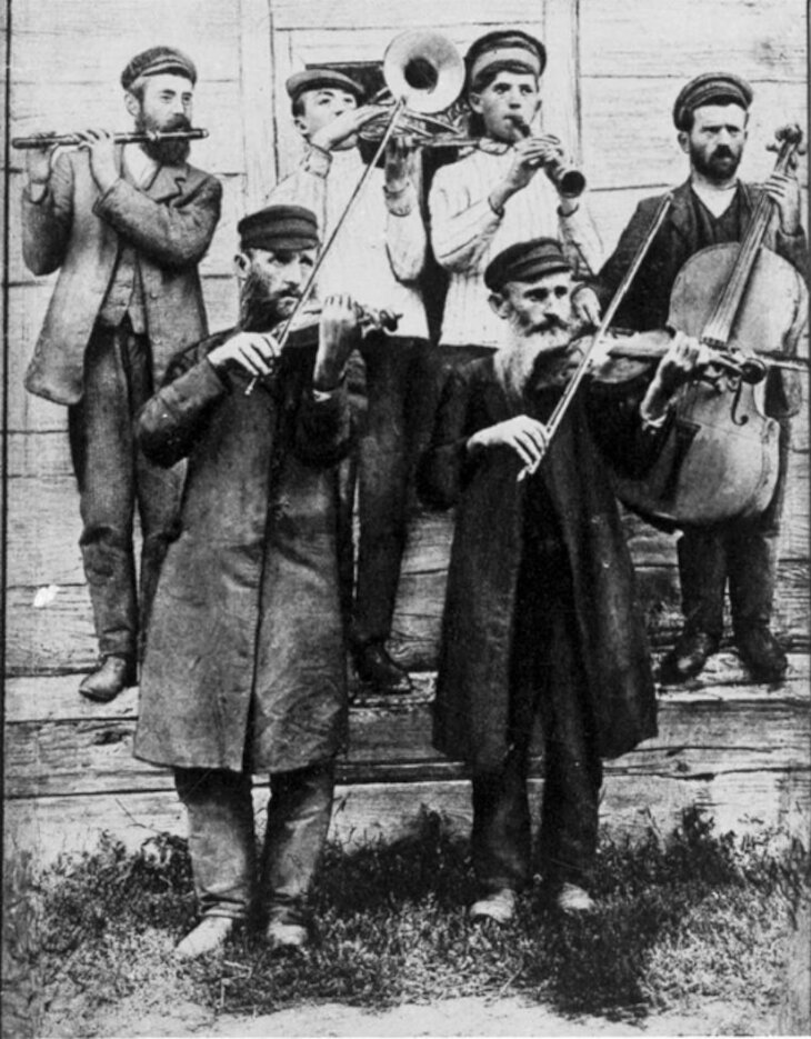 Klezmer Music: A Look at the Folk Music of Ashkenazi Jewry | Aish