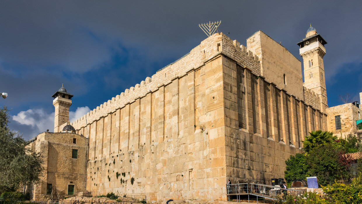 The Secret Tunnels of Hebron’s Cave of the Patriarchs | Aish